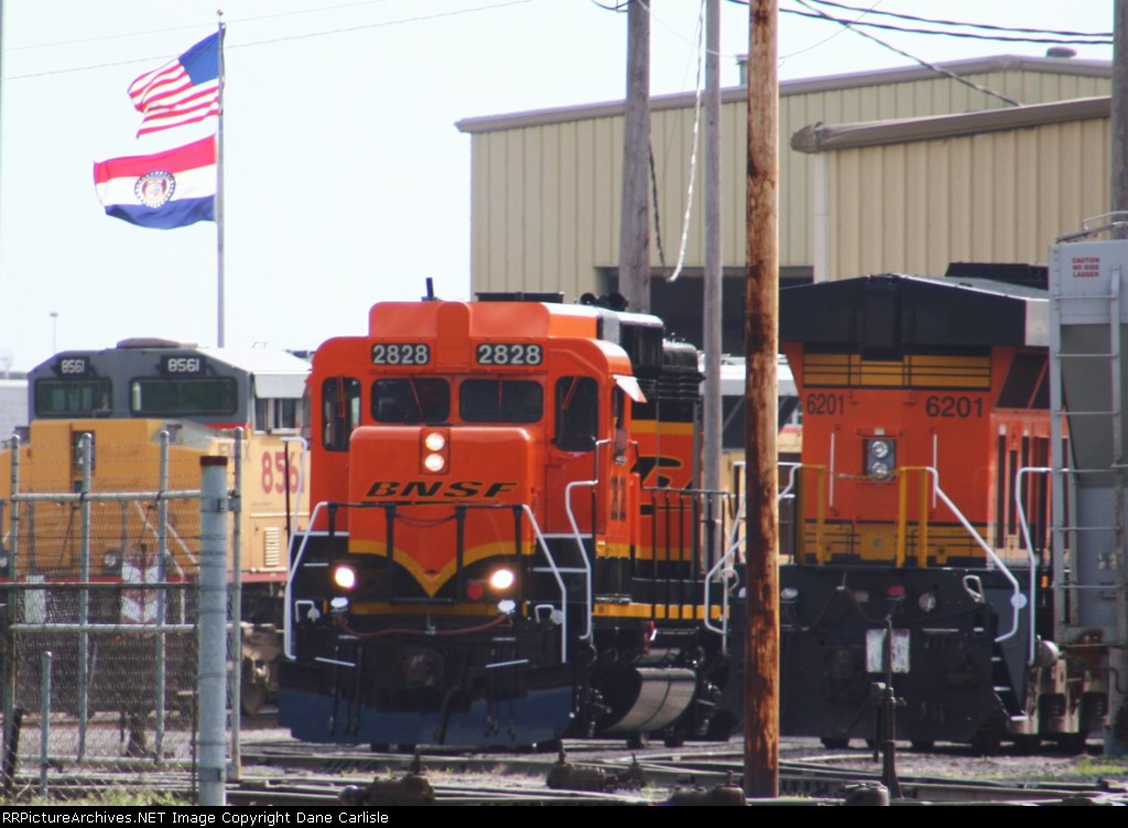 BNSF 2828